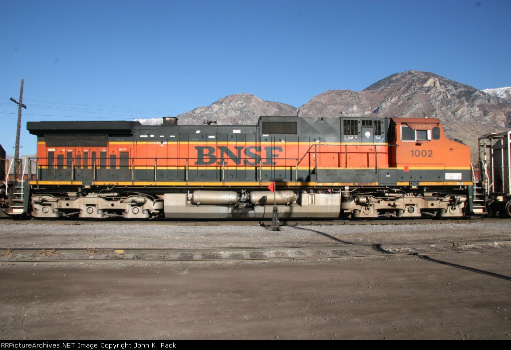 BNSF 1002